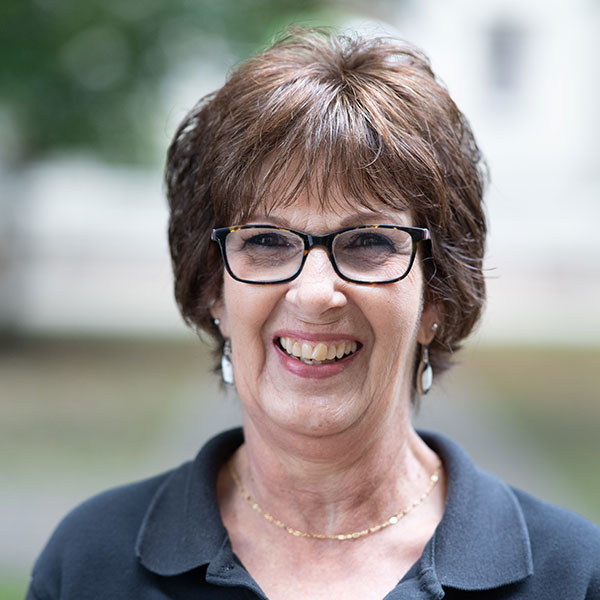 Teri Gray — The College of Wooster